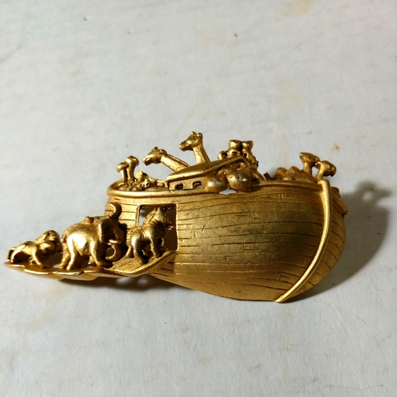 Ajc | Jewelry | Vintage 98s Ajc Noahs Ark Brushed Gold Tone Pinbrooch ...